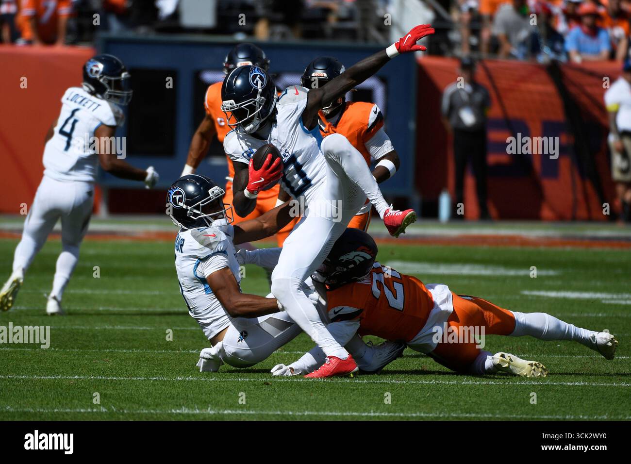 Tennessee Titans wide receiver Calvin Ridley (0) in the first half of ...