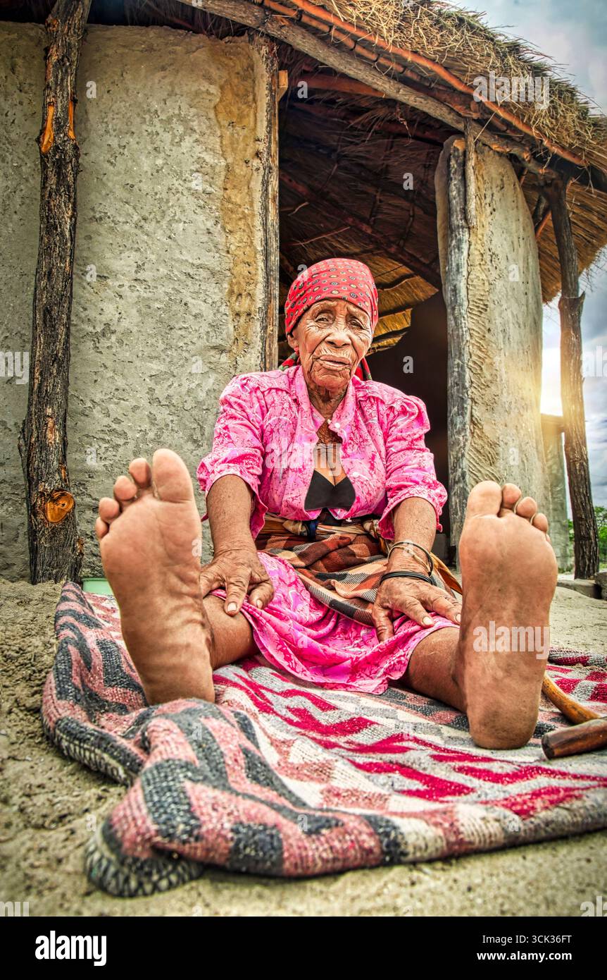 Mature barefoot women hi-res stock photography and images - Alamy