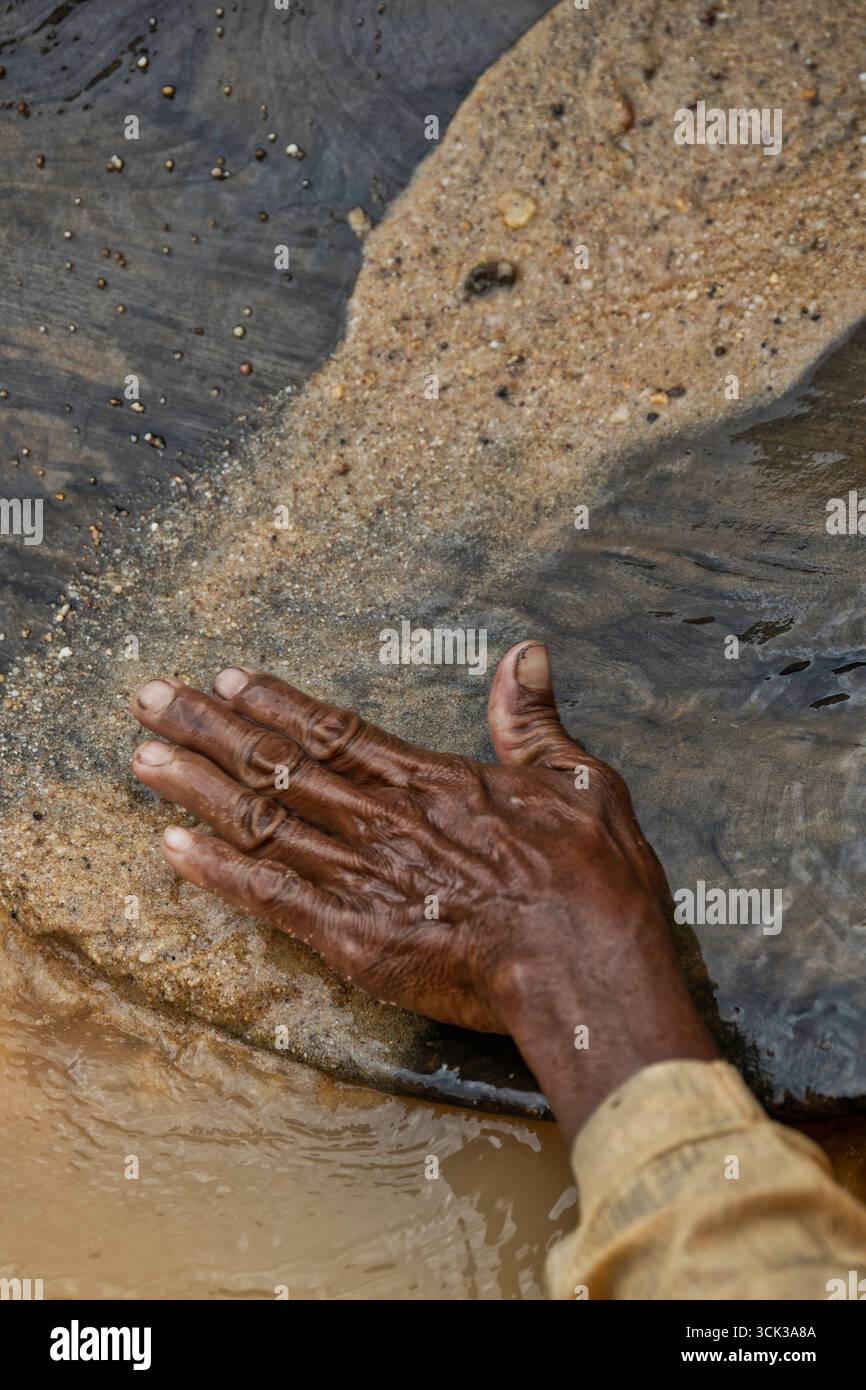 Artisanal gold and diamond mining in Kalimantan, Borneo, Indonesia ...