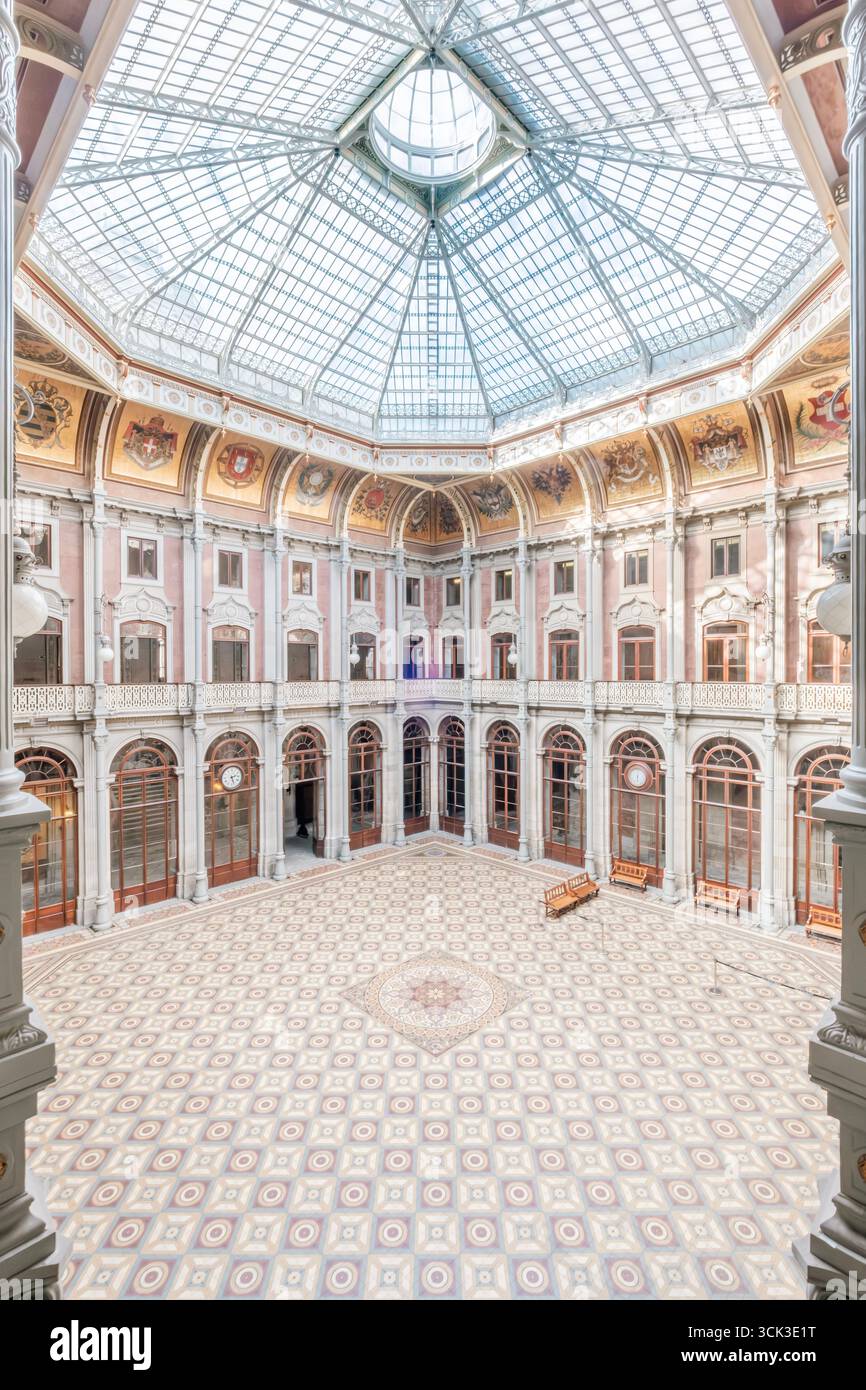 Bolsa circular hi-res stock photography and images - Alamy