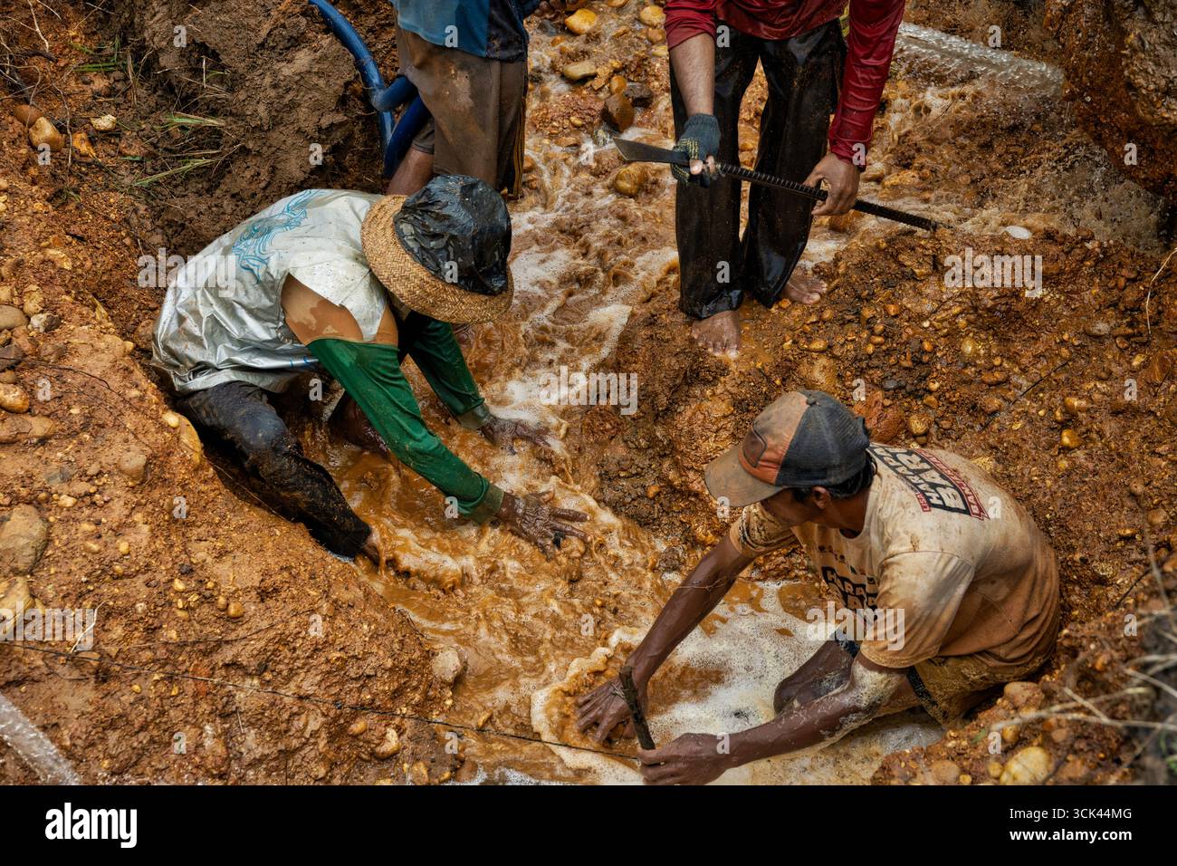 Mine areas in borneo hi-res stock photography and images - Alamy