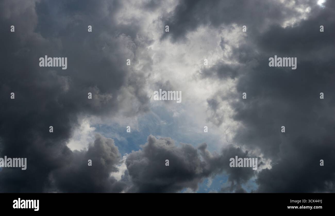 Sky clearing hi-res stock photography and images - Alamy