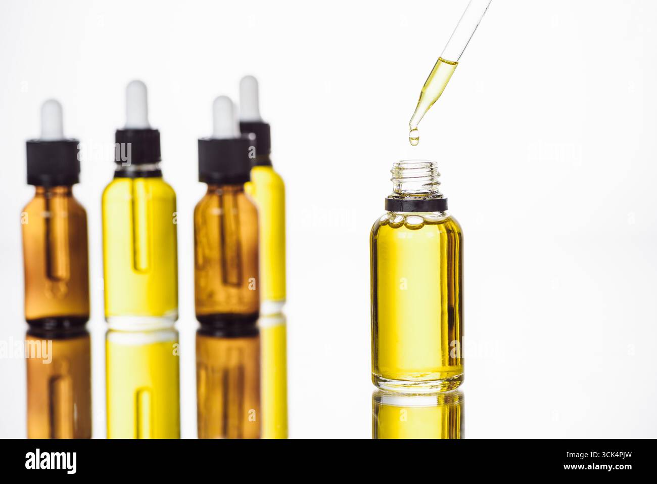 Essential oils in small hi-res stock photography and images - Alamy