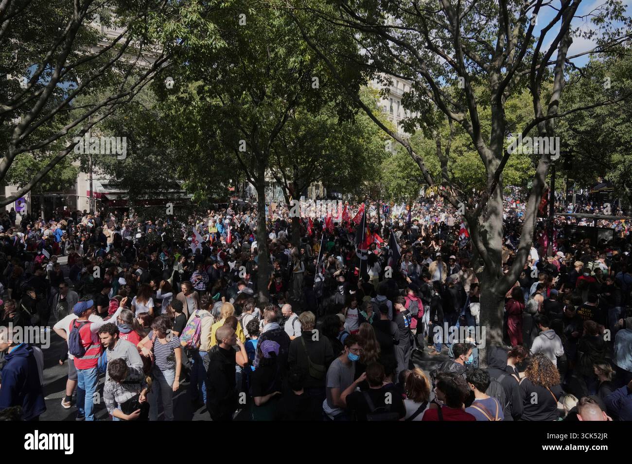 Protestors gather during the « Bloquons Tout » (Block Everything ...