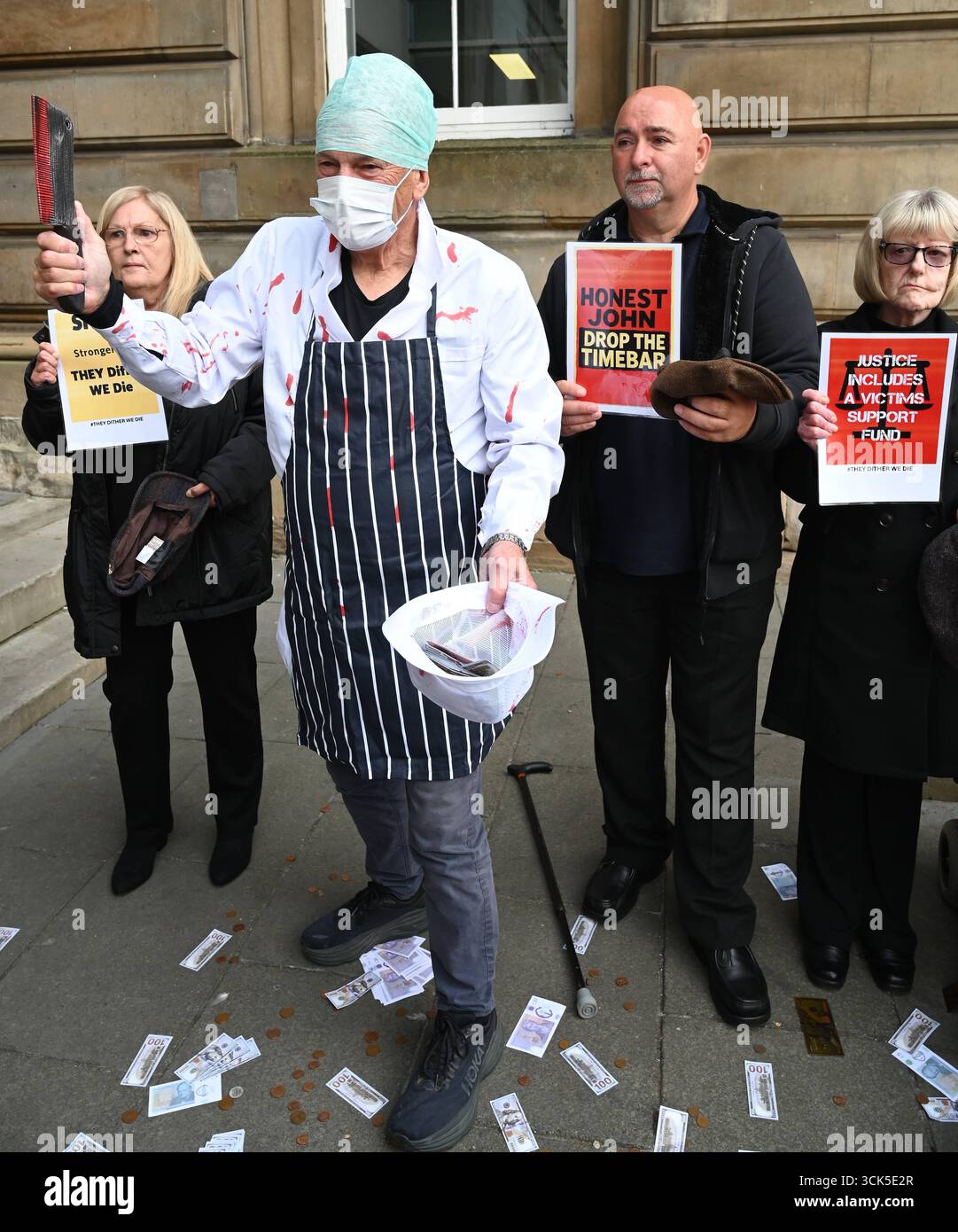 UK: Eljamel Inquiry Protest, Edinburgh at Waverley Gate in Edinburgh ...