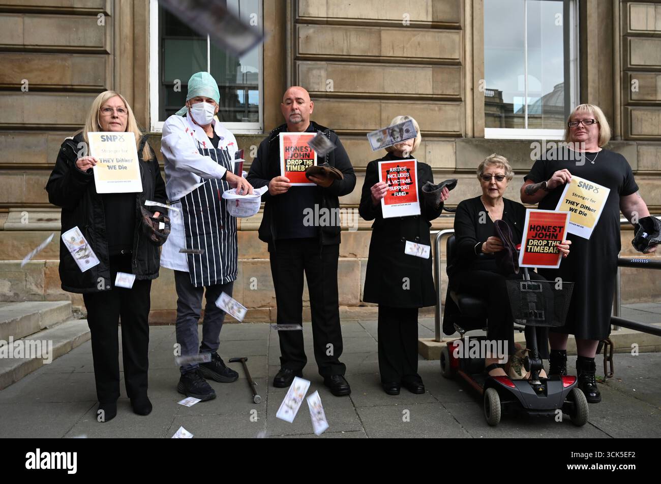 UK: Eljamel Inquiry Protest, Edinburgh at Waverley Gate in Edinburgh ...
