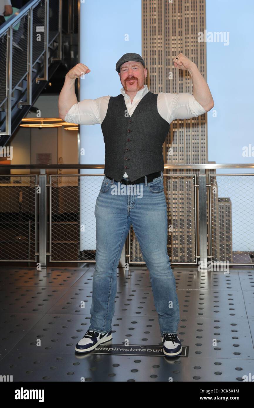 WWE superstar Sheamus visits the Empire State Building during his trip ...