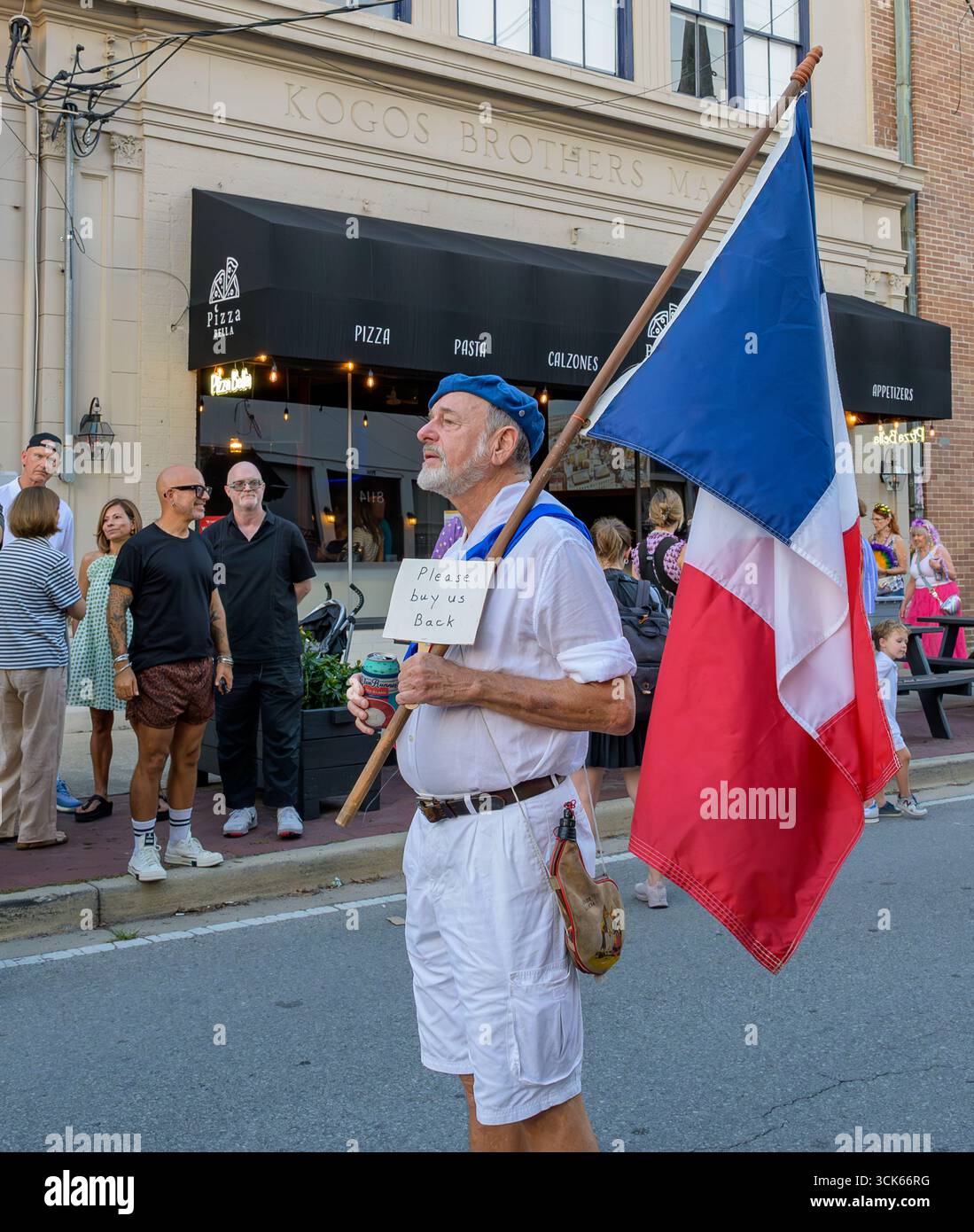 Mardi gras hat on hi-res stock photography and images - Alamy