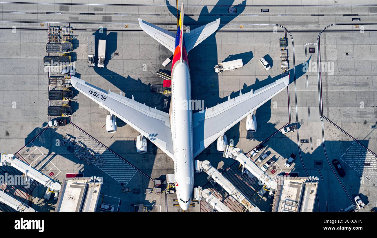A380 from above hi-res stock photography and images - Alamy