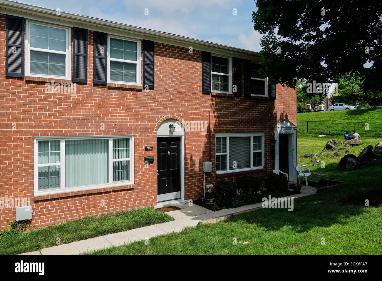 The townhome where Maria Pires lived as a child, after being adopted ...