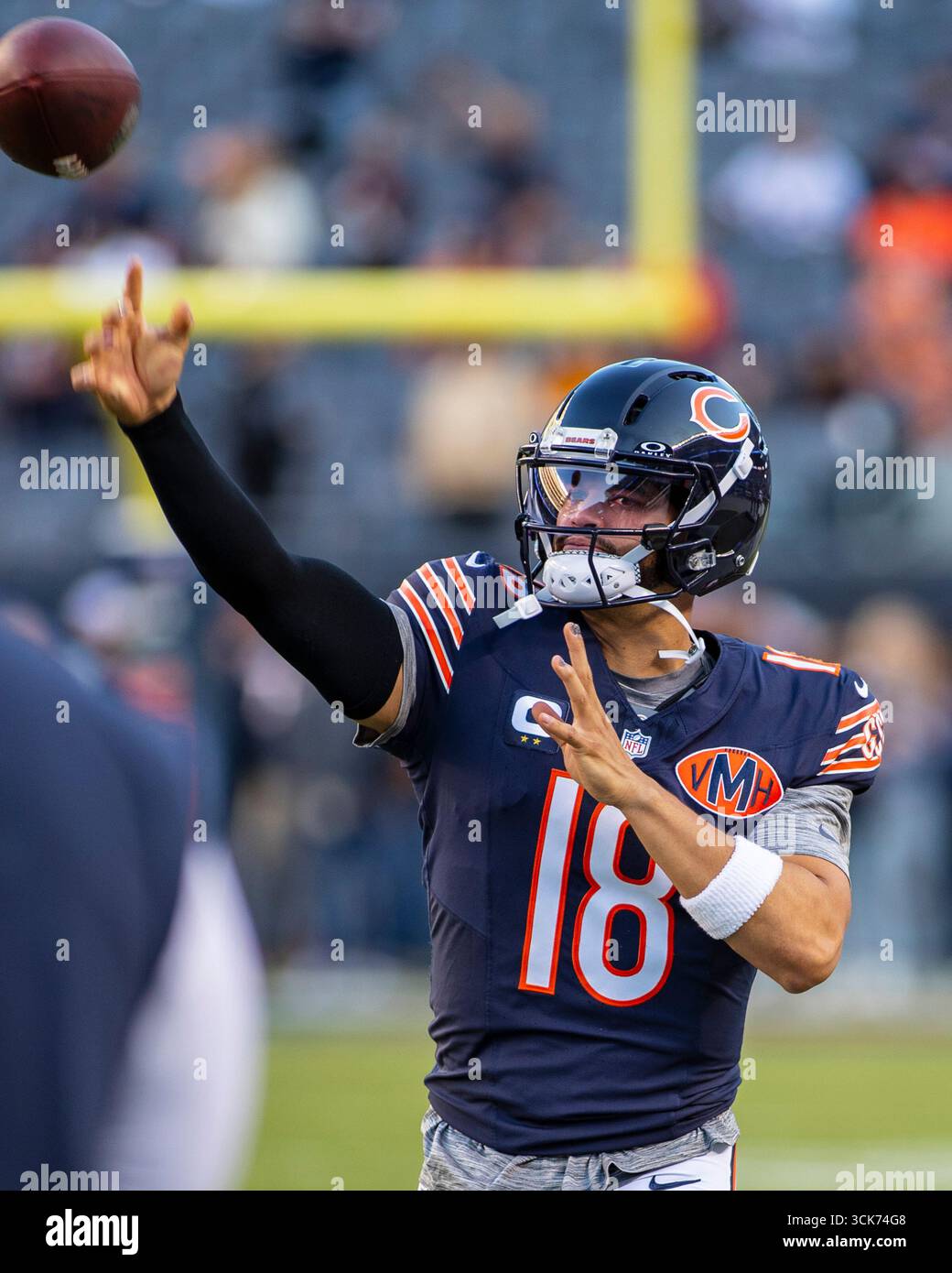 September 08, 2025: Chicago Bears Quarterback Caleb Williams (18) warms ...
