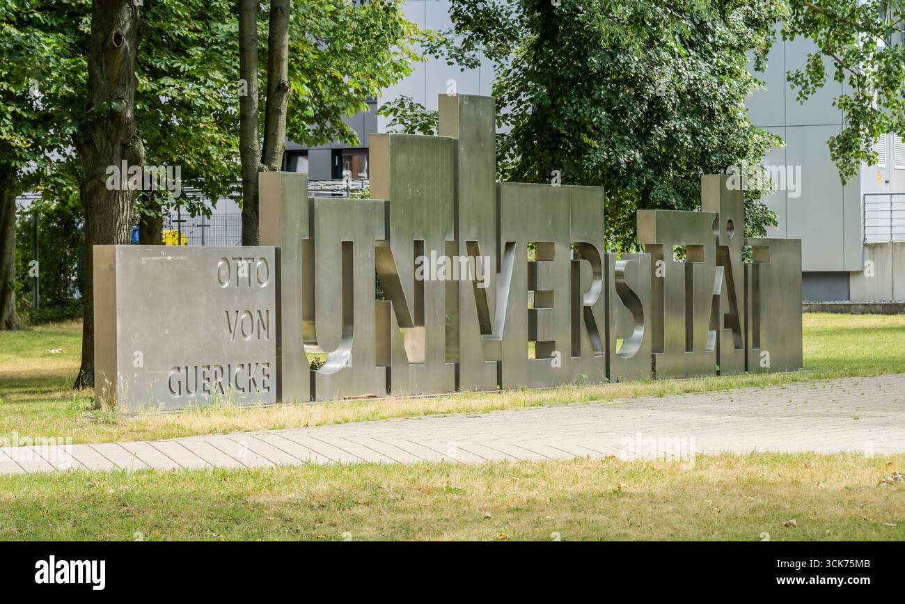 Schriftzug, Otto-von-Guericke-Universität, Universitätsplatz, Gareisstraße, Magdeburg, Sachsen ...