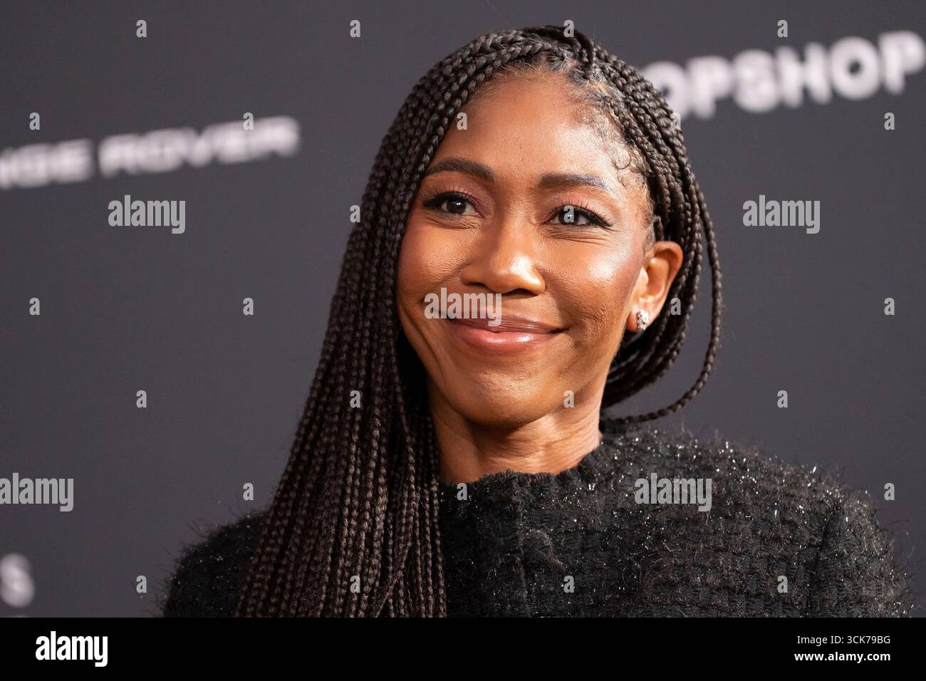 Kenya Hunt poses for photographers upon arrival at the Elle Style Awards on Tuesday, Sept. 9 ...