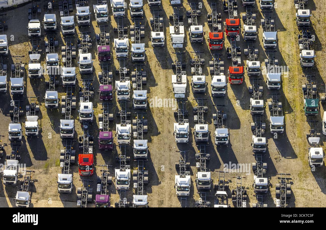 Aerial view truck stand hi-res stock photography and images - Alamy