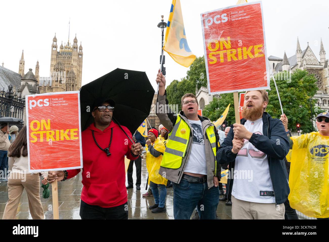 London, UK. 10 September 2025. PCS members picket outside the Houses of ...