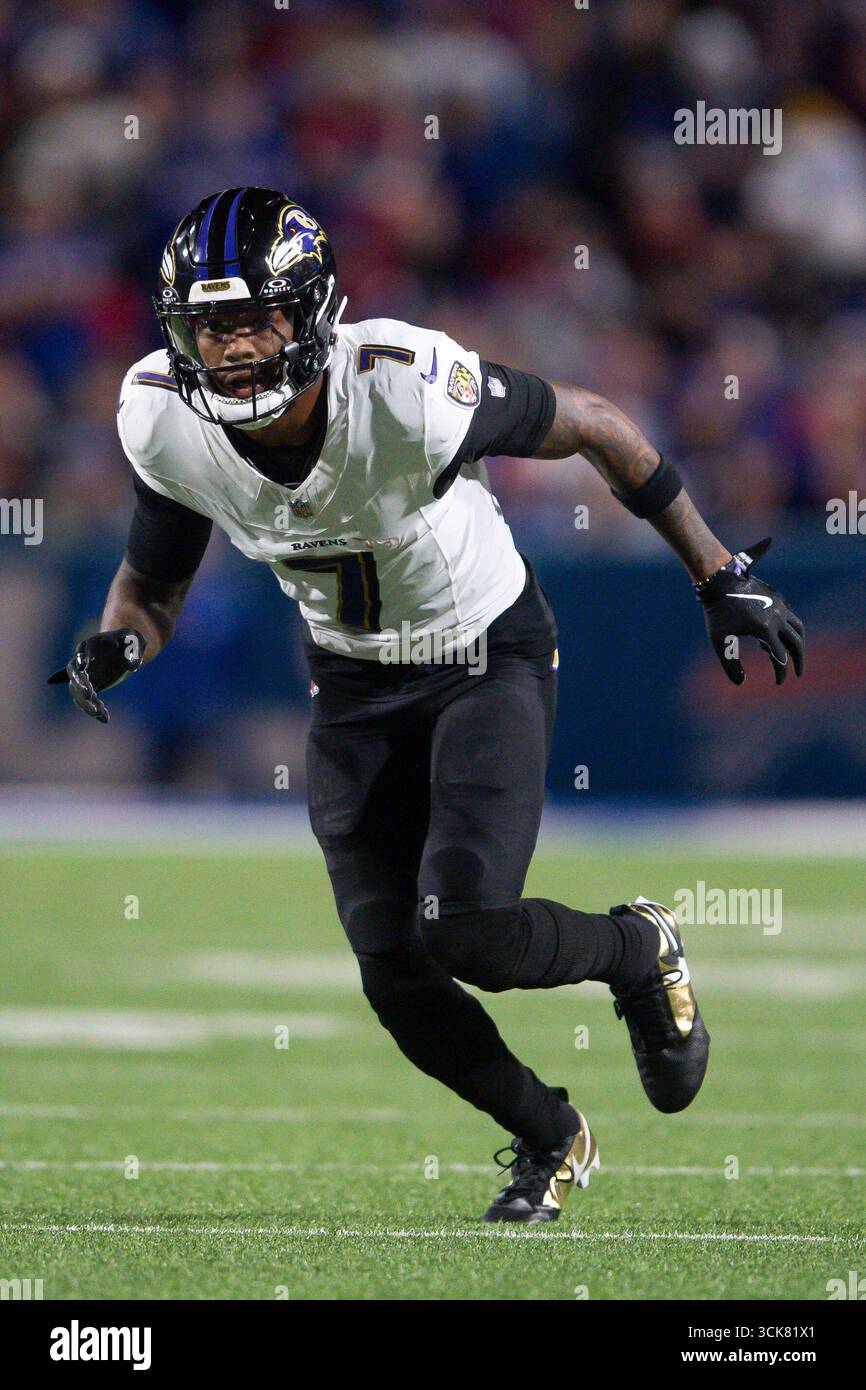 Baltimore Ravens wide receiver Rashod Bateman (7) runs on the field ...
