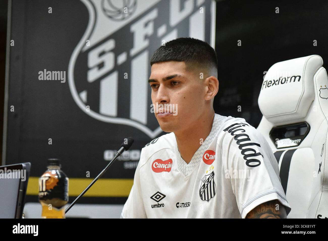 SP - SANTOS - 10/09/2025 - SANTOS, ADONIS FRIAS PRESENTATION - Adonis ...