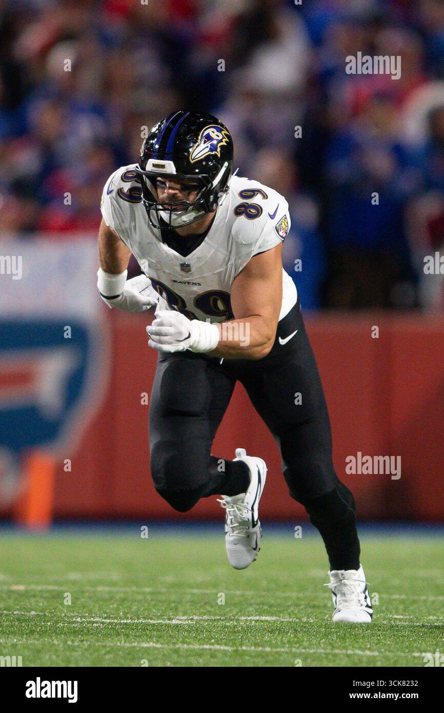 Baltimore Ravens tight end Mark Andrews (89) runs on the field during ...
