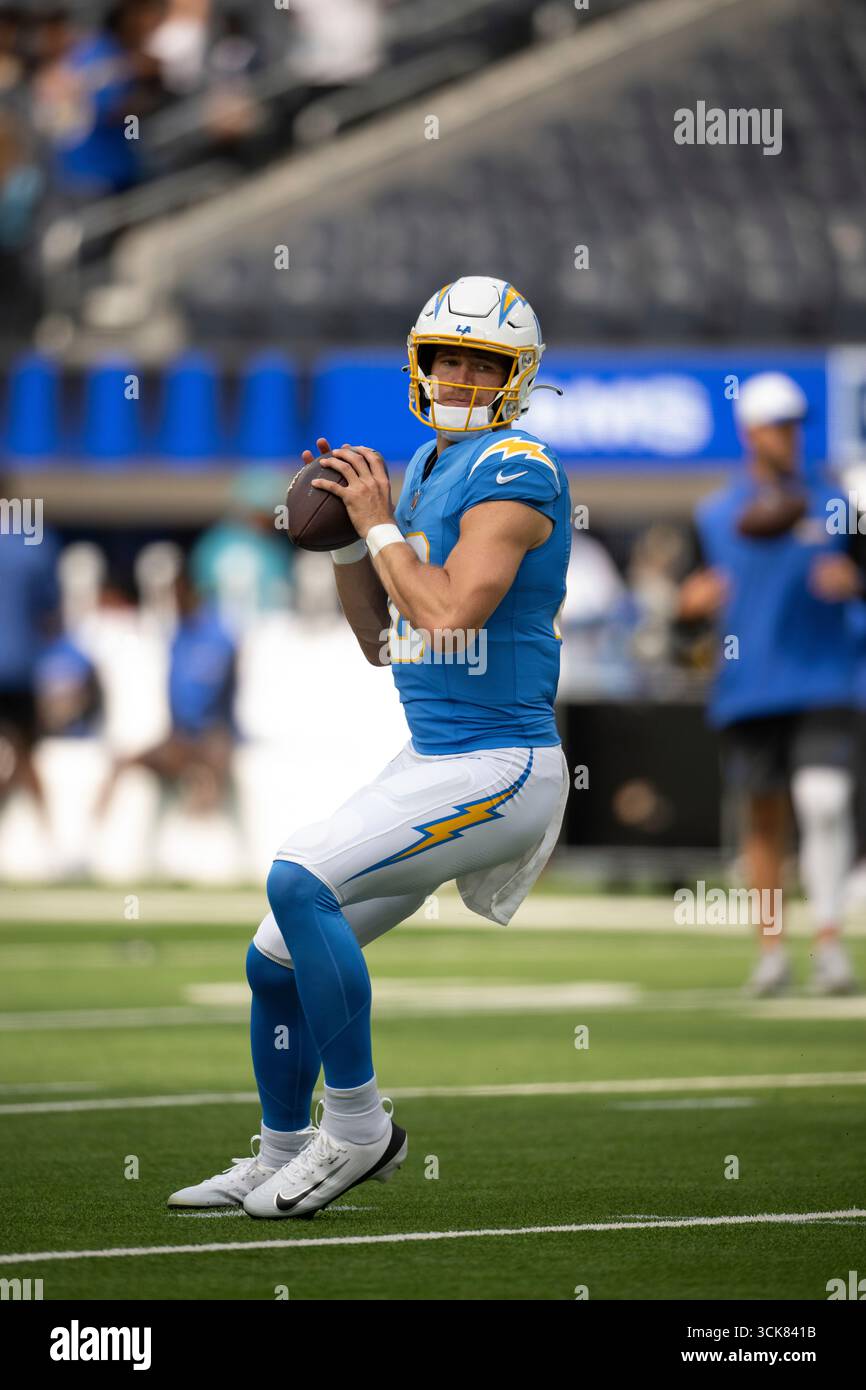 Los Angeles Chargers quarterback Justin Herbert (10) throws a pass ...