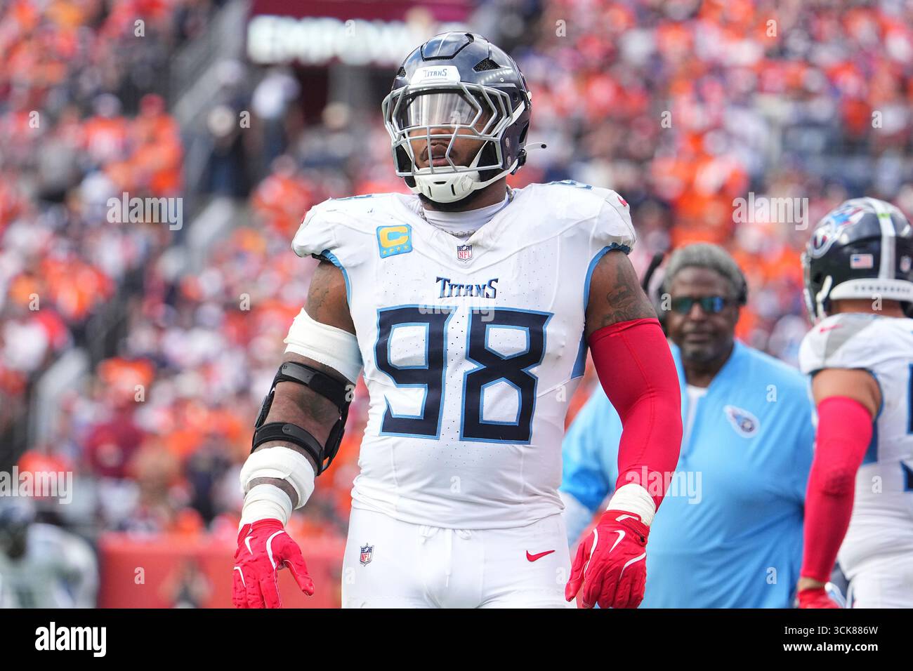 Tennessee Titans defensive tackle Jeffery Simmons (98) reacts to a play ...