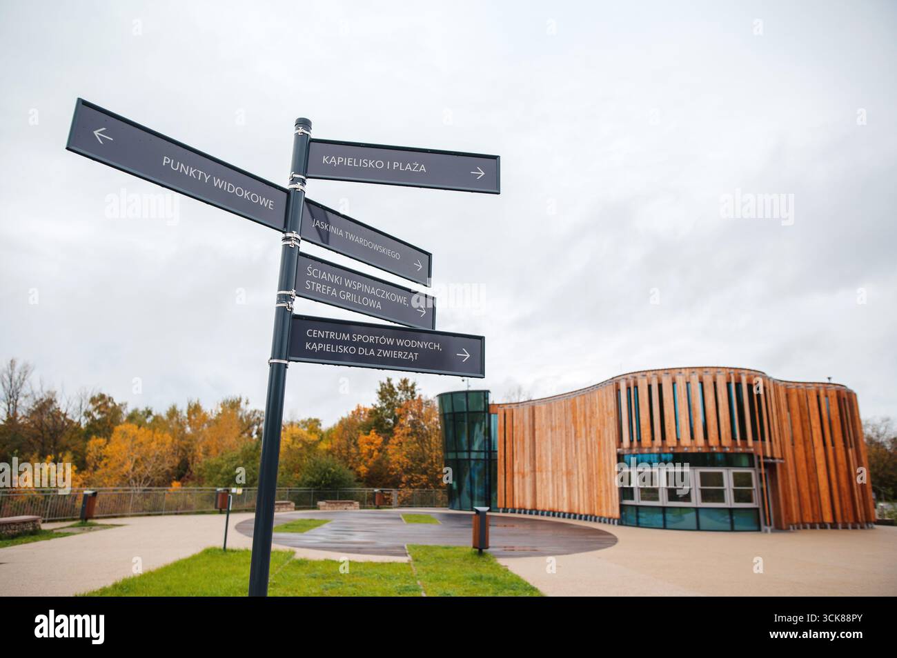 Modern wooden building directional hi-res stock photography and images ...
