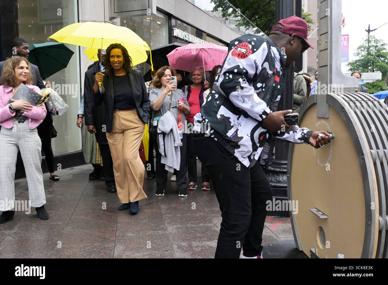DC Mayor Muriel Bowser Cut ribbon and Unveils Art Ave, a Free Outdoor ...