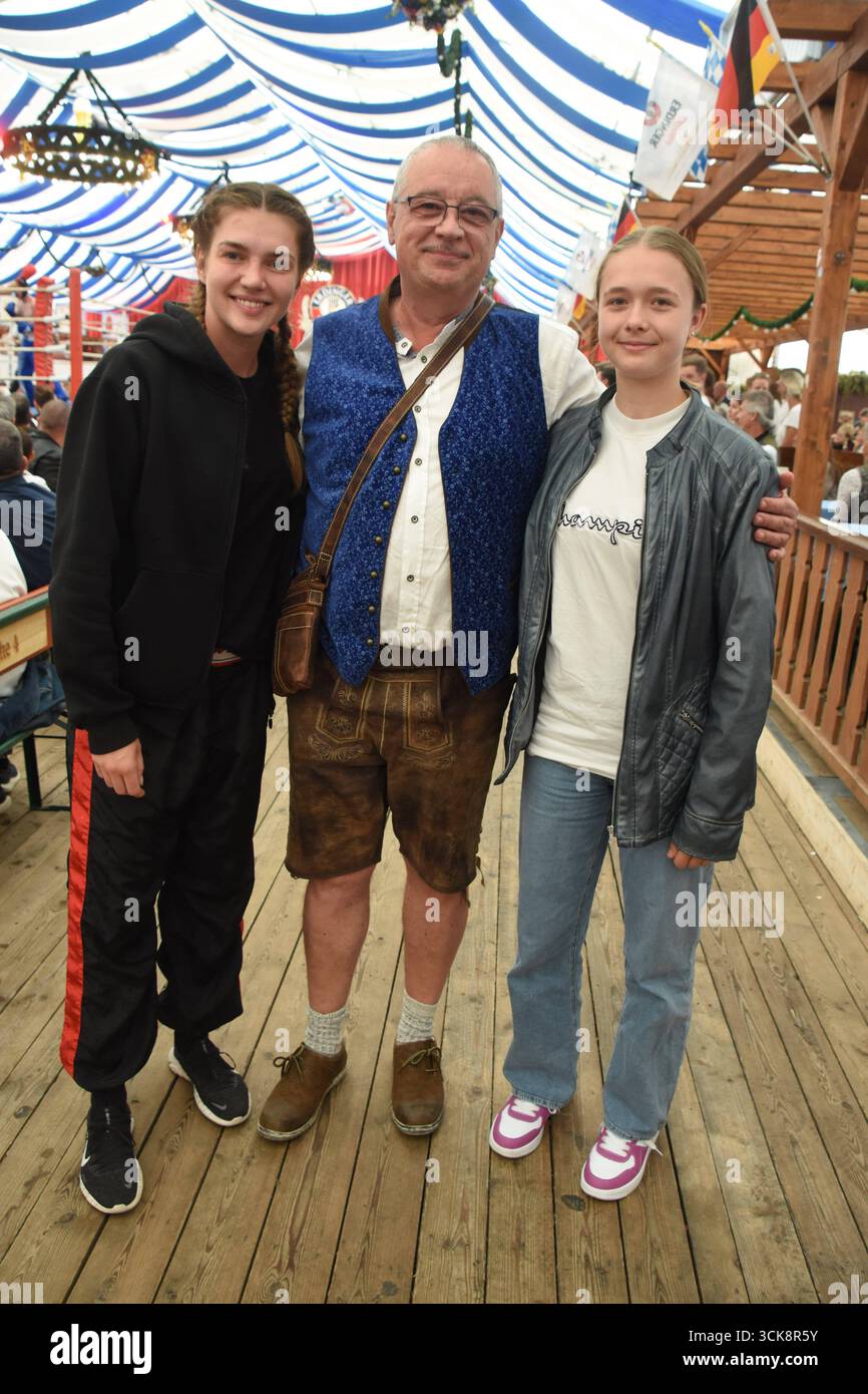 Lena Klupp 29 Herbstfest Madl Rudi Brunnbauer 62 BAKU Praesident ...