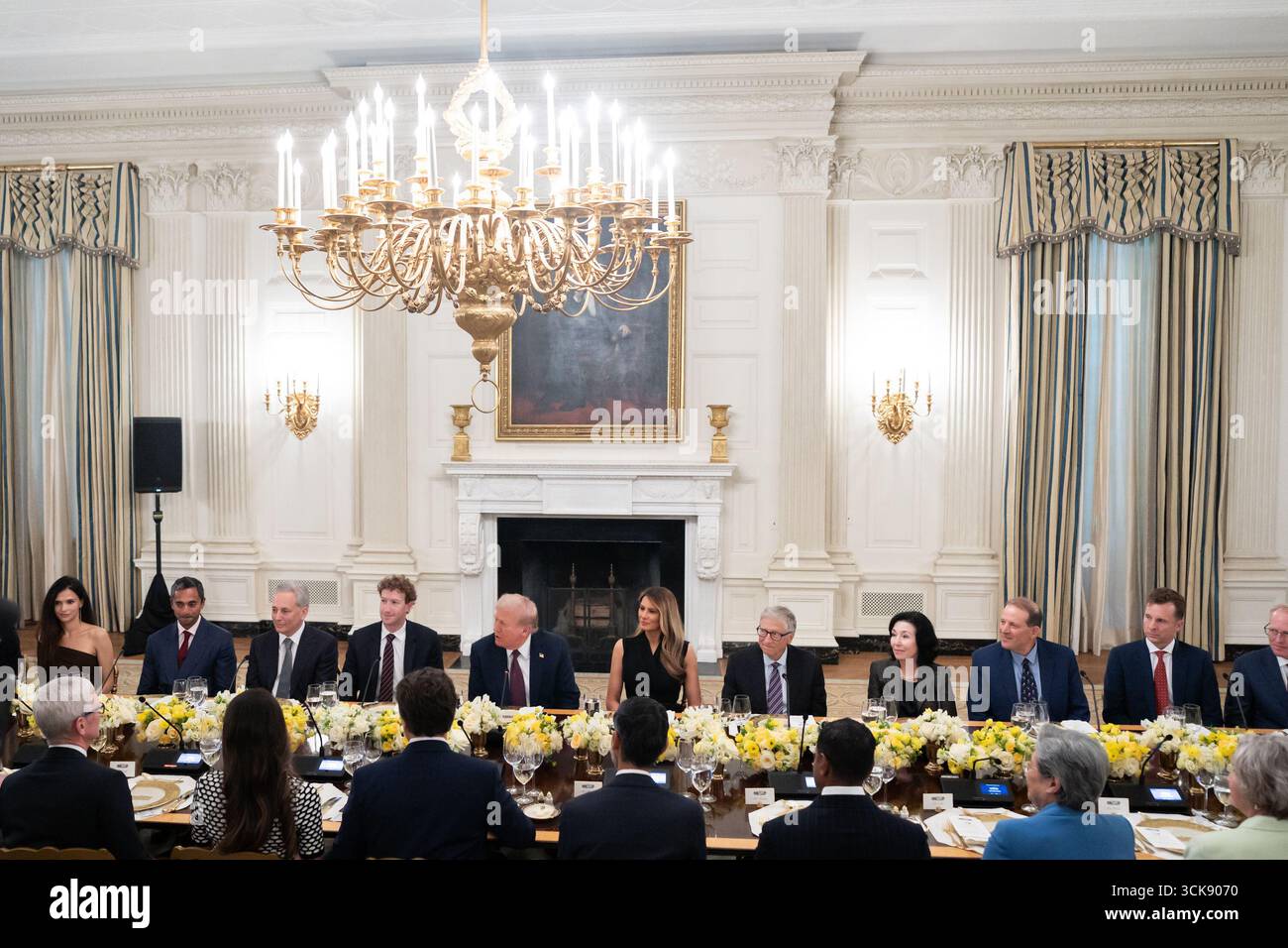 President Donald Trump and First Lady Melania Trump host business and ...