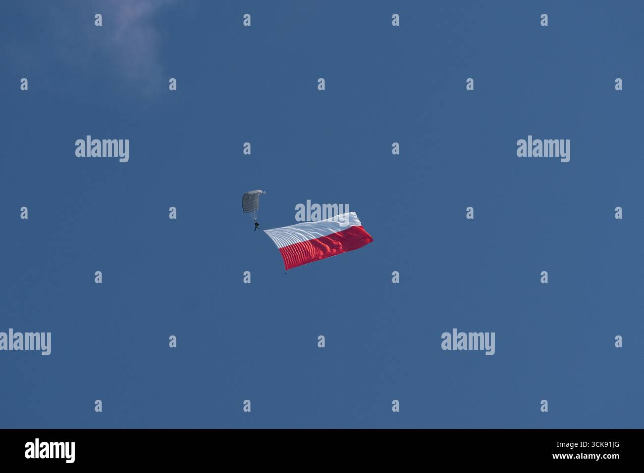 August 15, 2025, Warsaw, Poland: A military parachutist performs a jump ...