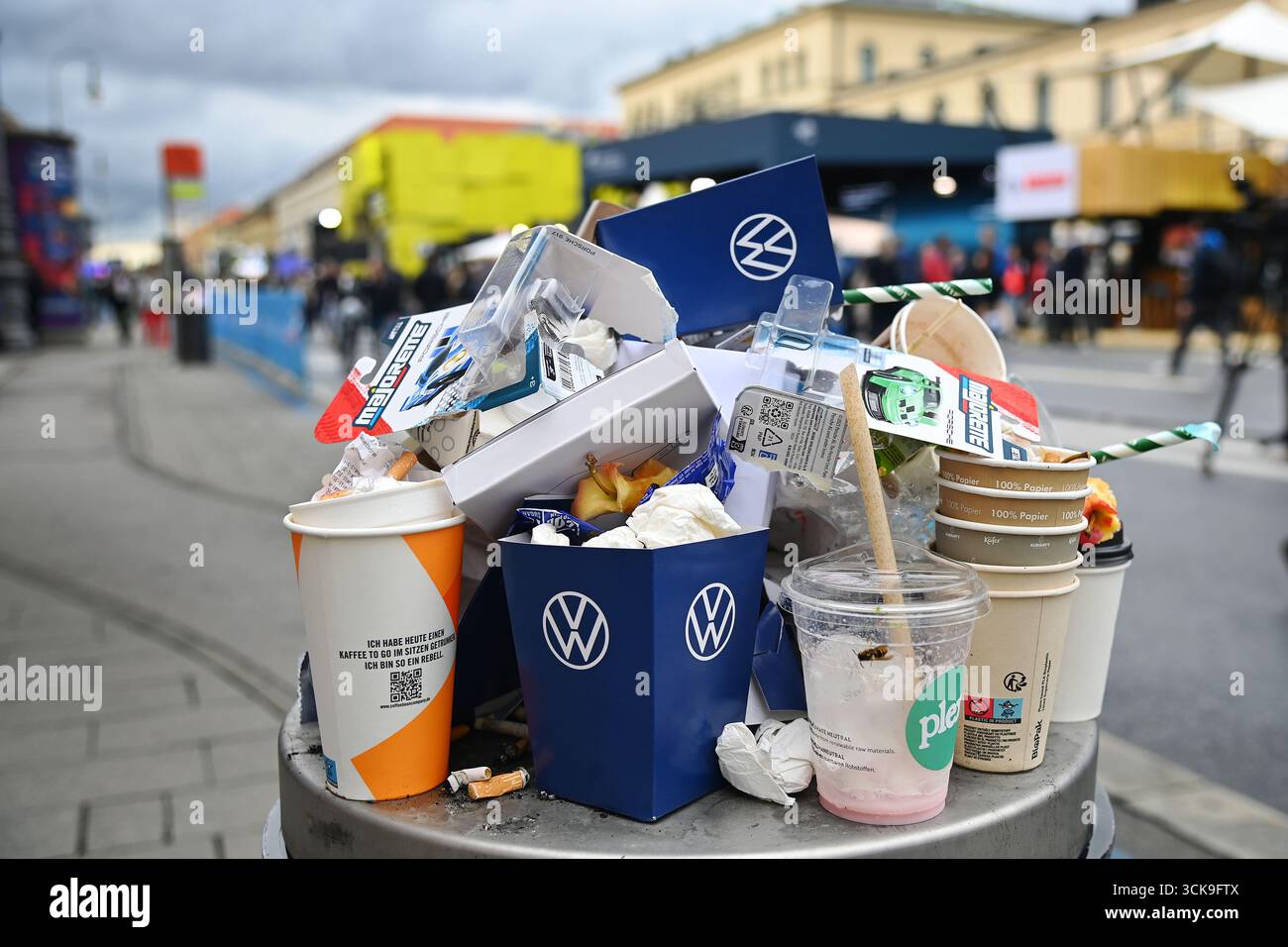 Border motif, overflowing trash can, with disposable packaging ...