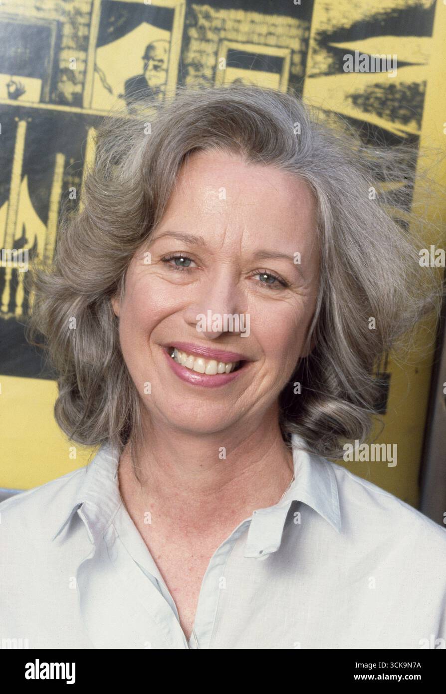 Acress Polly Holliday outside the 46th Street Theater in New York city ...
