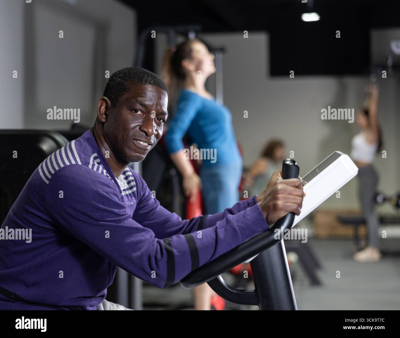 Strong fit african american man hi-res stock photography and images - Alamy