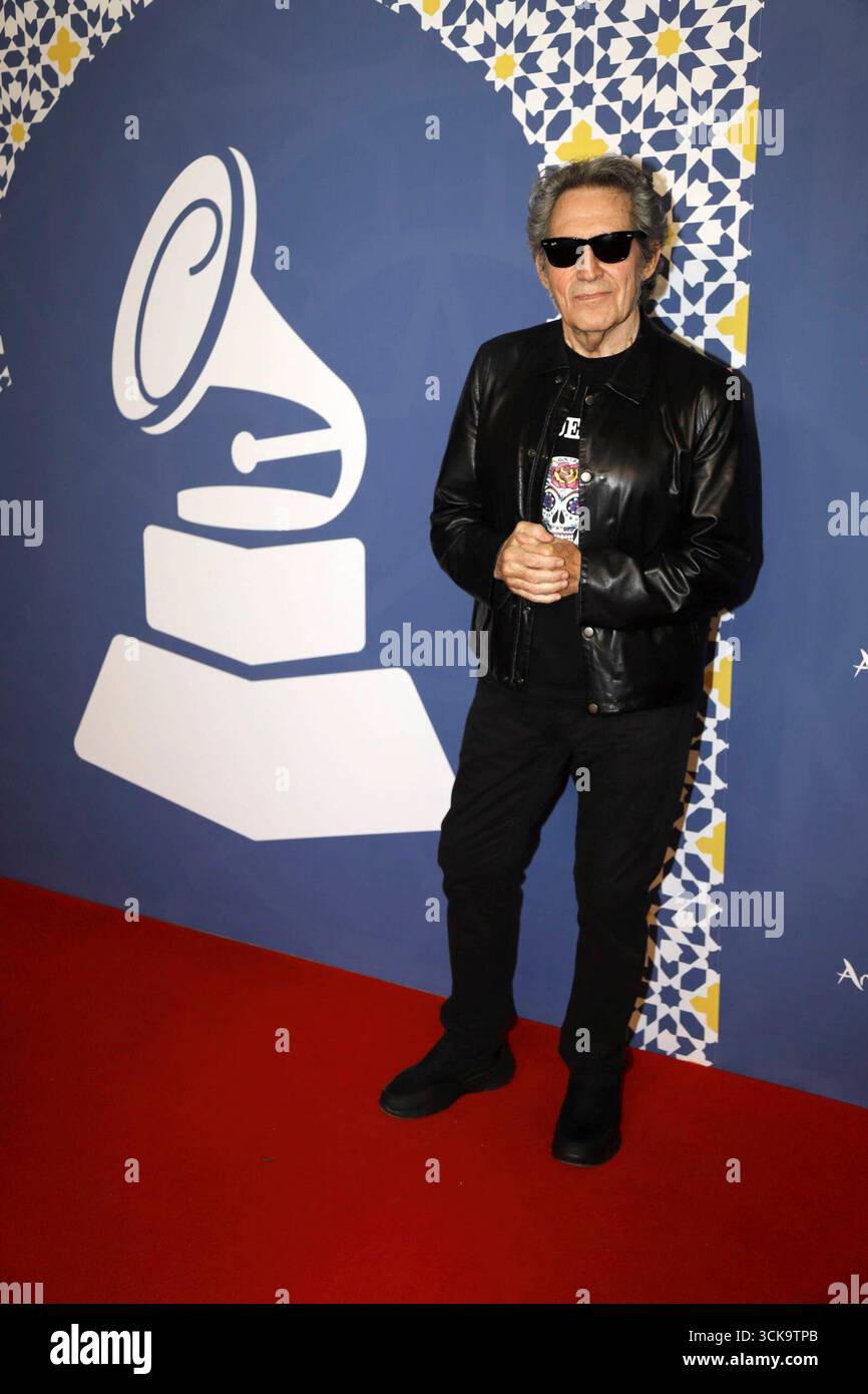 Singer Miguel Rios at photocall for Latin Grammy: La música de ...