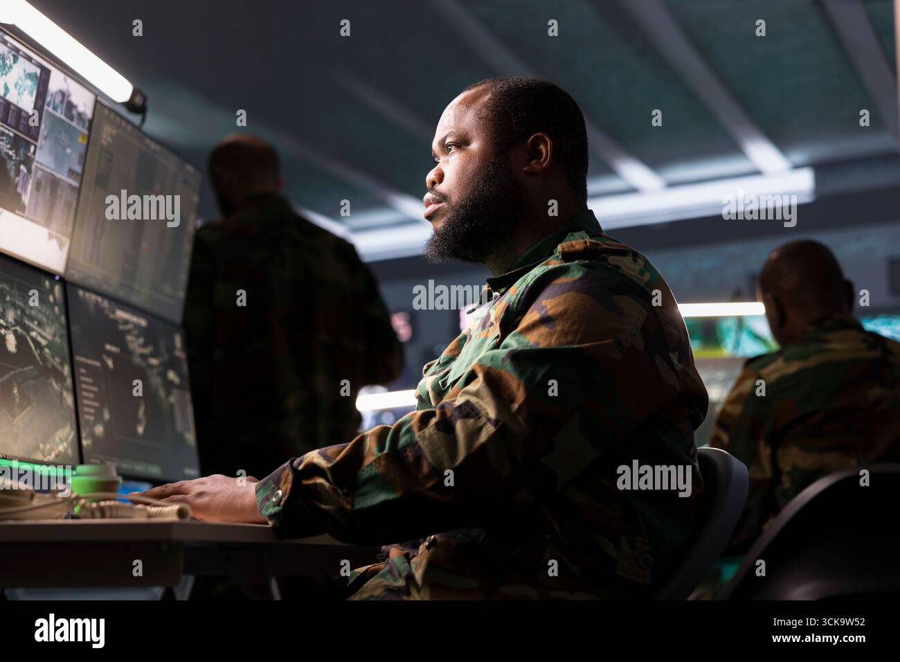 American intelligence officer hi-res stock photography and images - Alamy