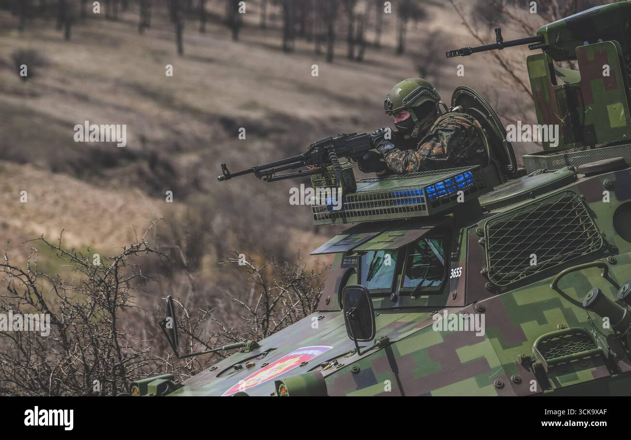 Soldier machine gun on military hi-res stock photography and images - Alamy