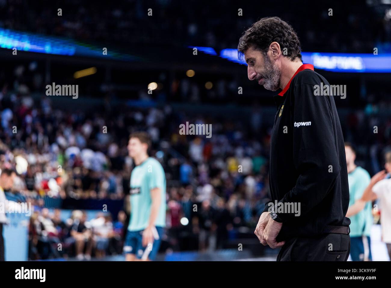 Alex Mumbru (Bundestrainer Deutschland) nachdenklich zur Halbzeit FIBA ...