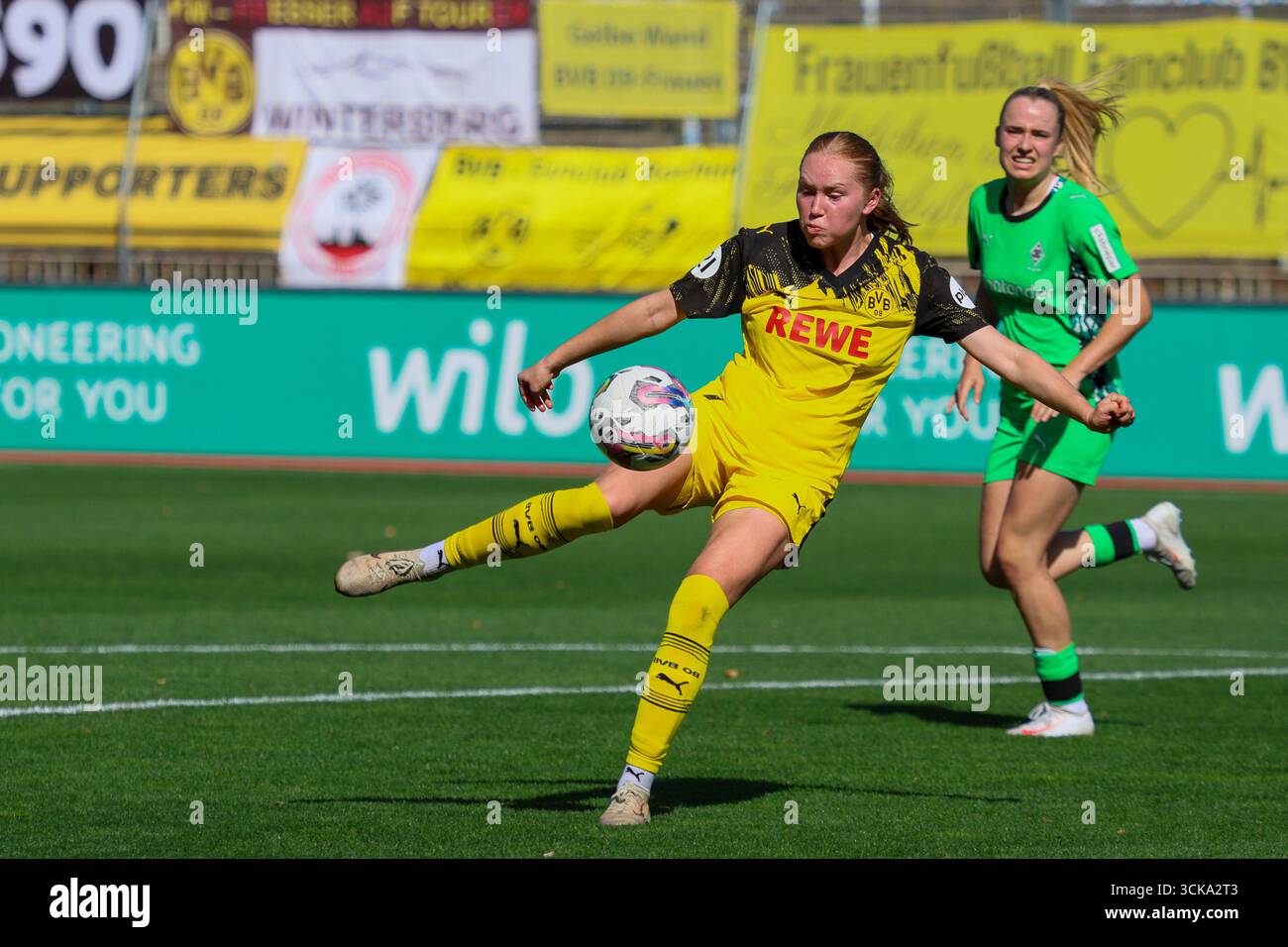Dortmund, Deutschland 07. September 2025: Regionalliga West - Frauen ...