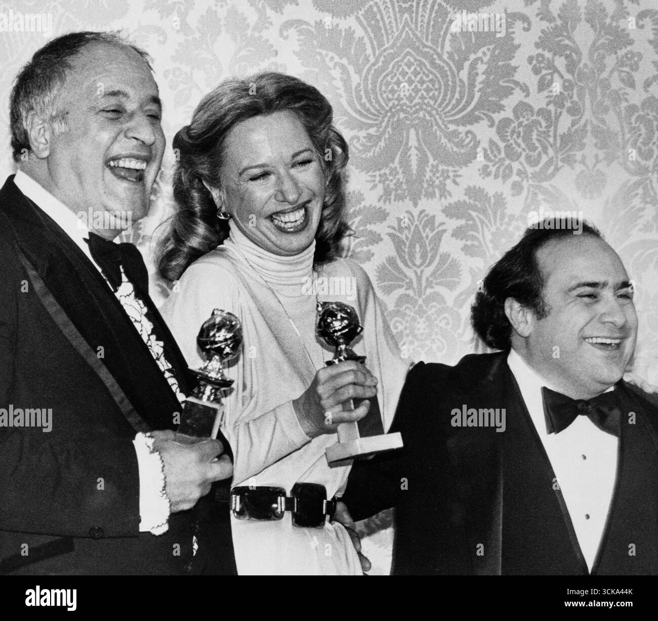 FILE - Actors Polly Holliday, center, and Vic Tayback, left, appear ...