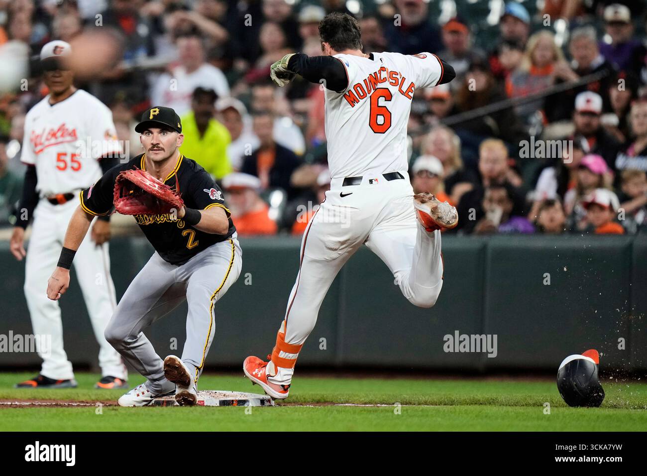 Baltimore Orioles' Ryan Mountcastle (6) beats the throw to first base ...