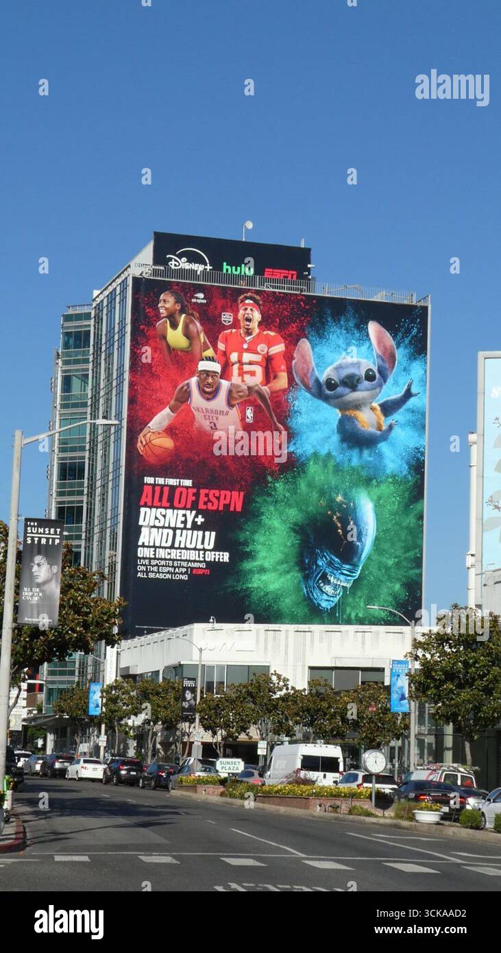 Lilo and stich 2025 hi-res stock photography and images - Alamy