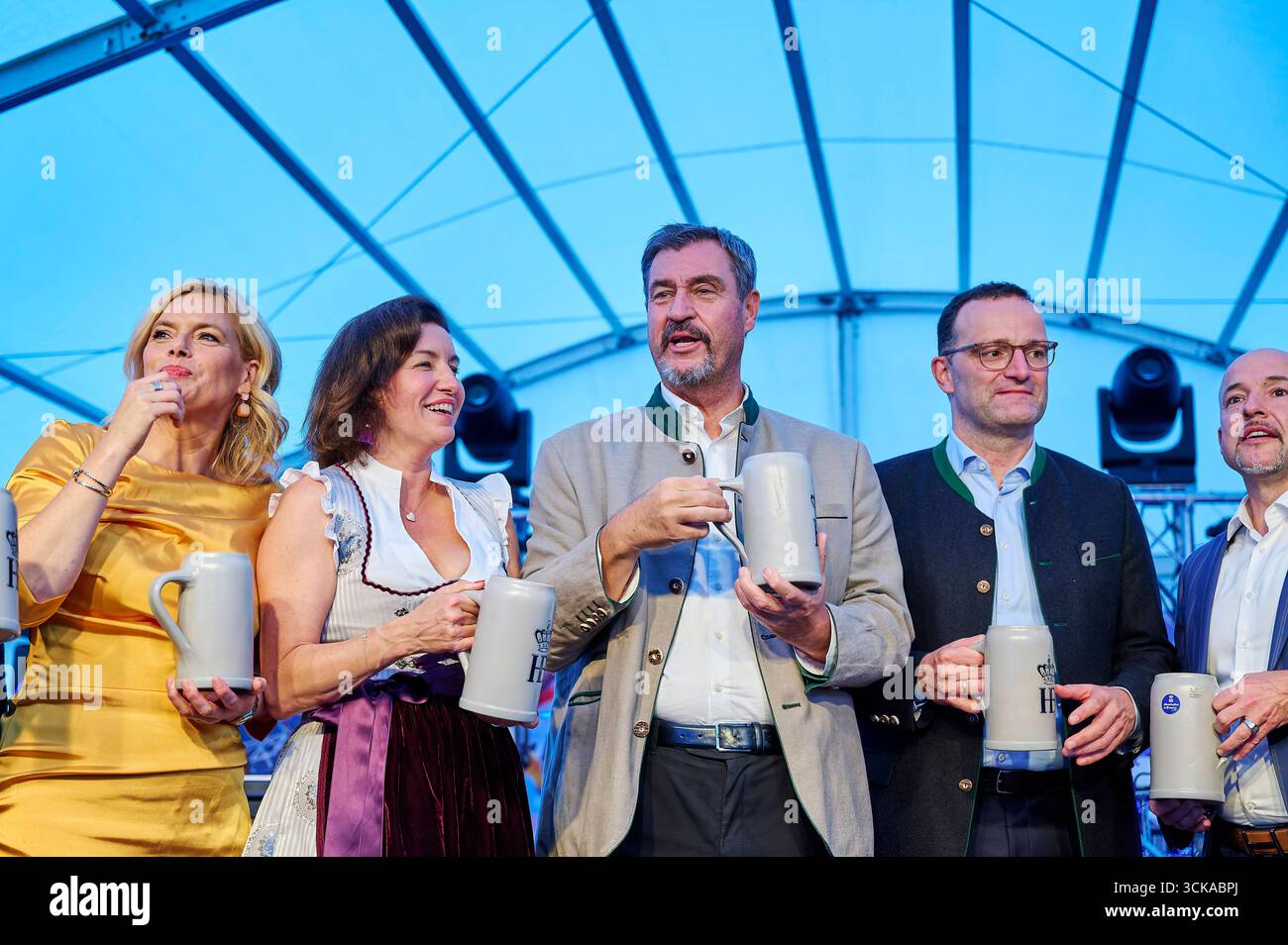 Ozapft is in Berlin - Markus Söder EUR, Deutschland, Berlin, 10.09.2025: Alexander Dobrindt ...