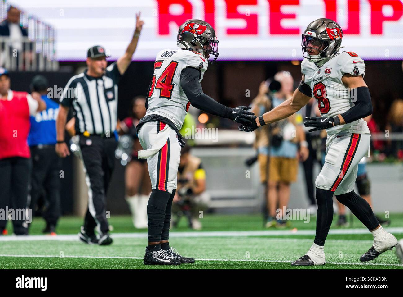 Tampa Bay Buccaneers linebacker Lavonte David (54) celebrates with ...
