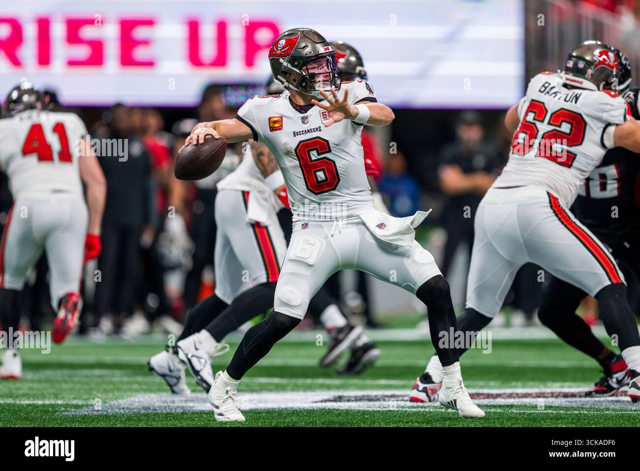 Tampa Bay Buccaneers quarterback Baker Mayfield (6) throws during the ...