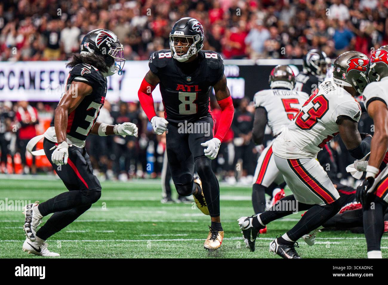 Atlanta Falcons tight end Kyle Pitts Sr. (8) works during the second ...