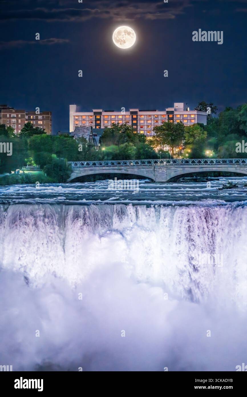 American falls full moon hi-res stock photography and images - Alamy