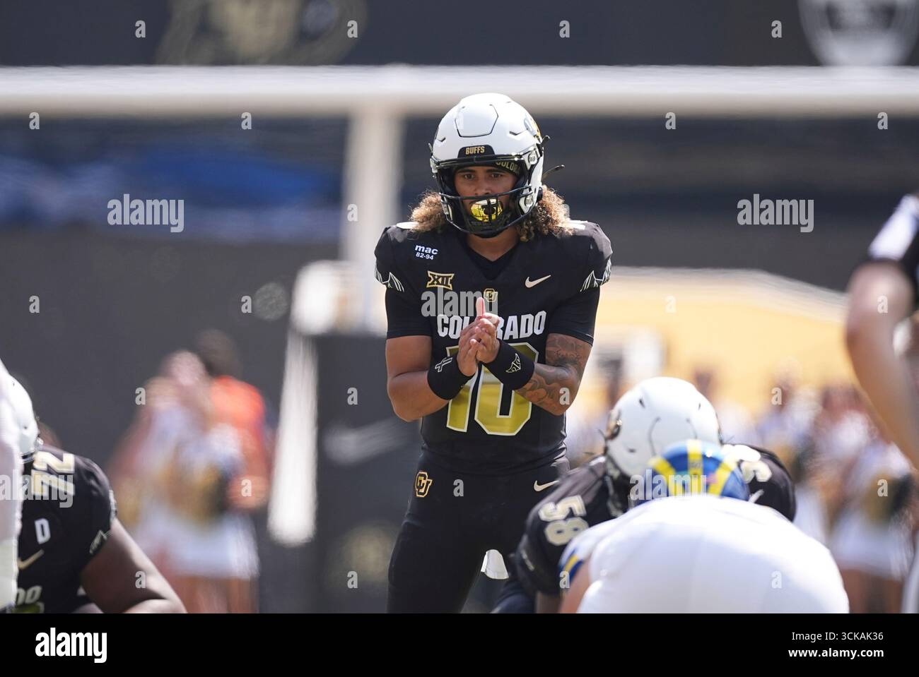 Colorado quarterback Julian Lewis (10) in the first half of an NCAA ...