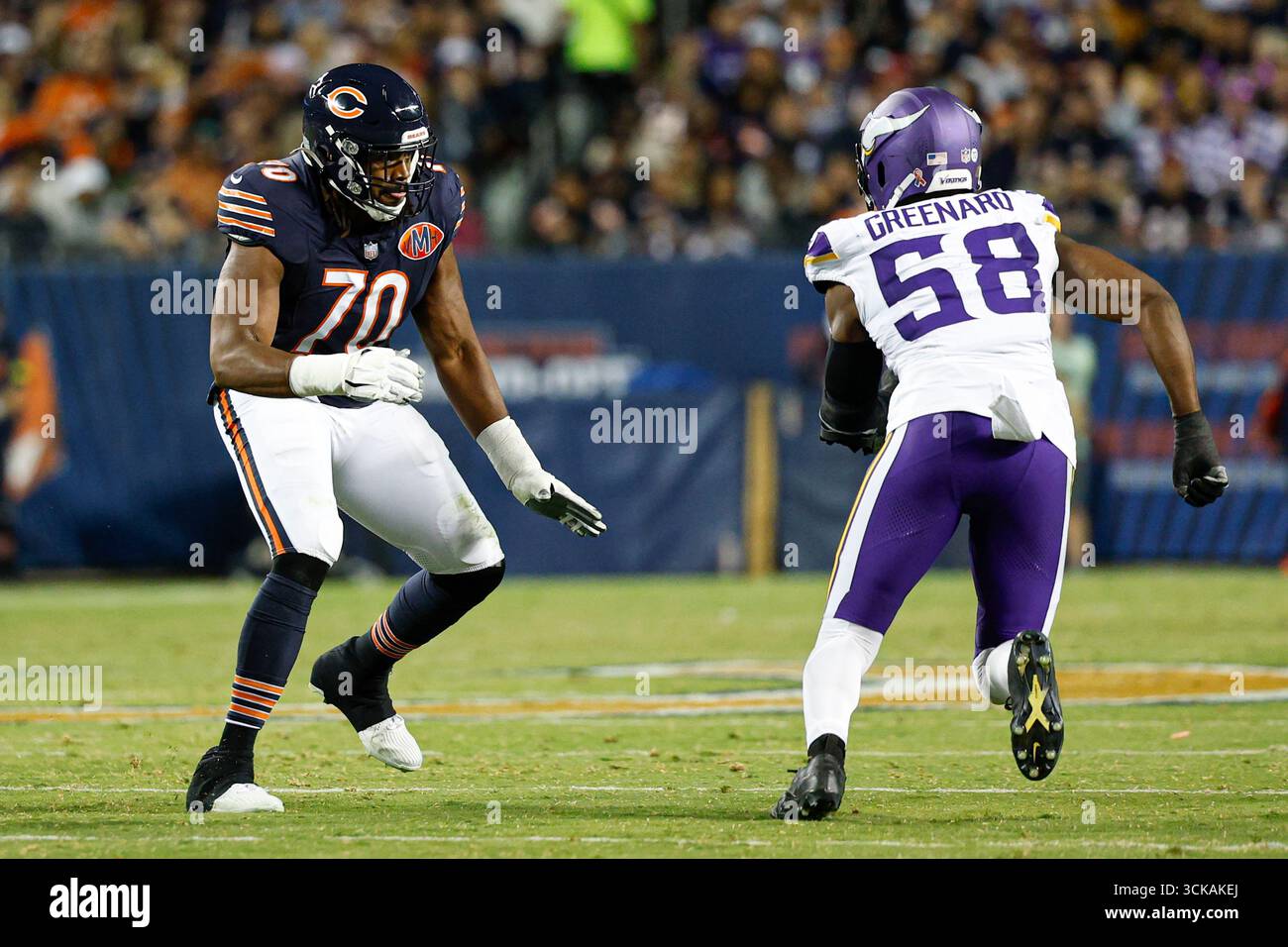 Chicago Bears offensive tackle Braxton Jones (70) blocks against ...