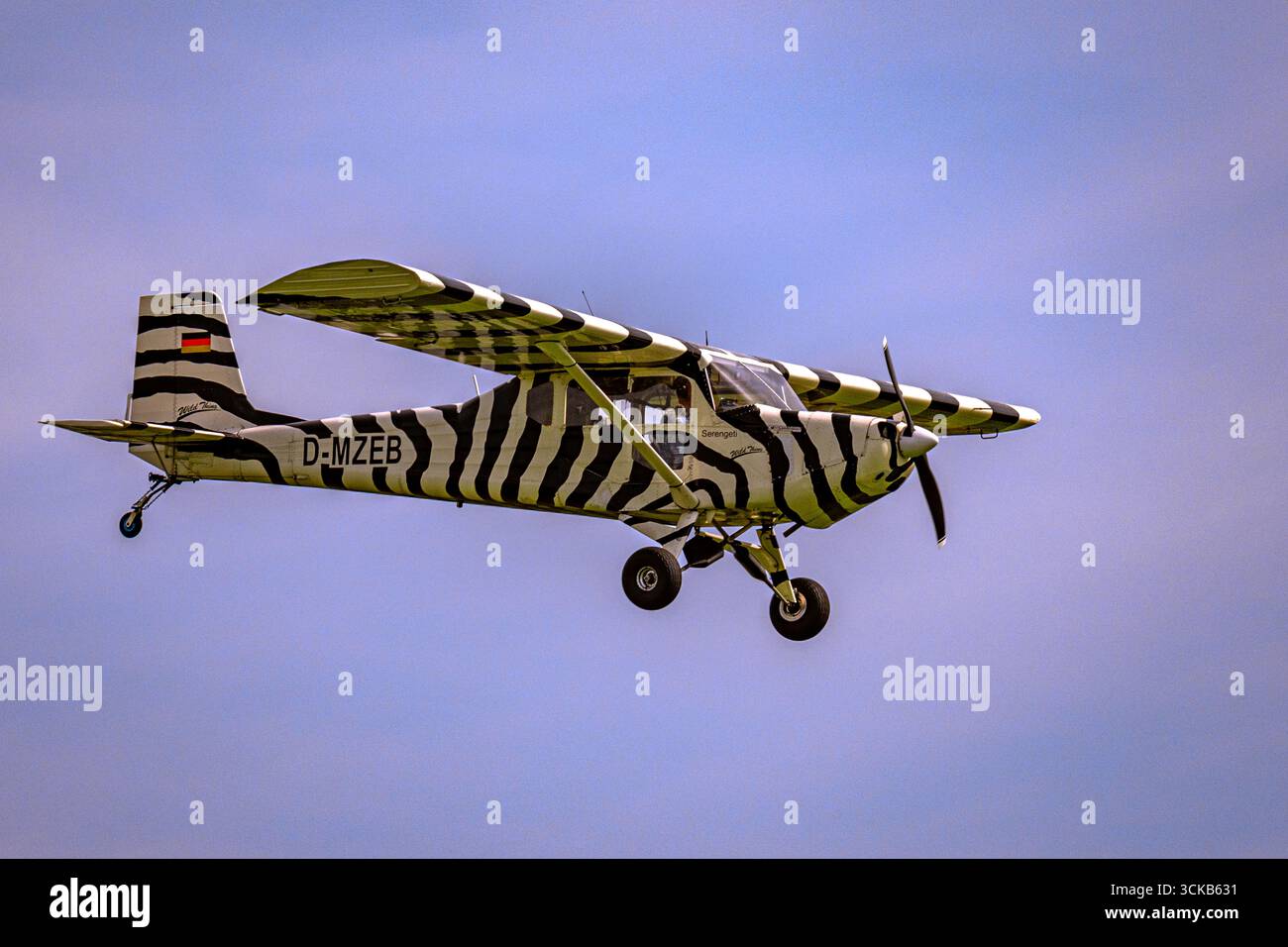 Plane spotting hobby hi-res stock photography and images - Alamy
