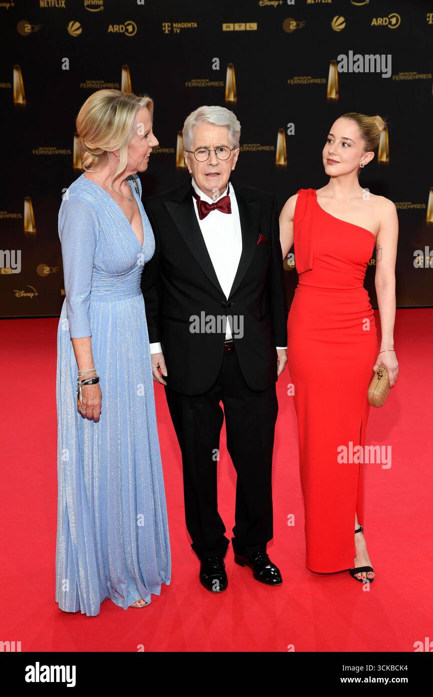Frank Elstner mit Ehefrau Britta Gessler und Tochter Enya Elstner bei ...