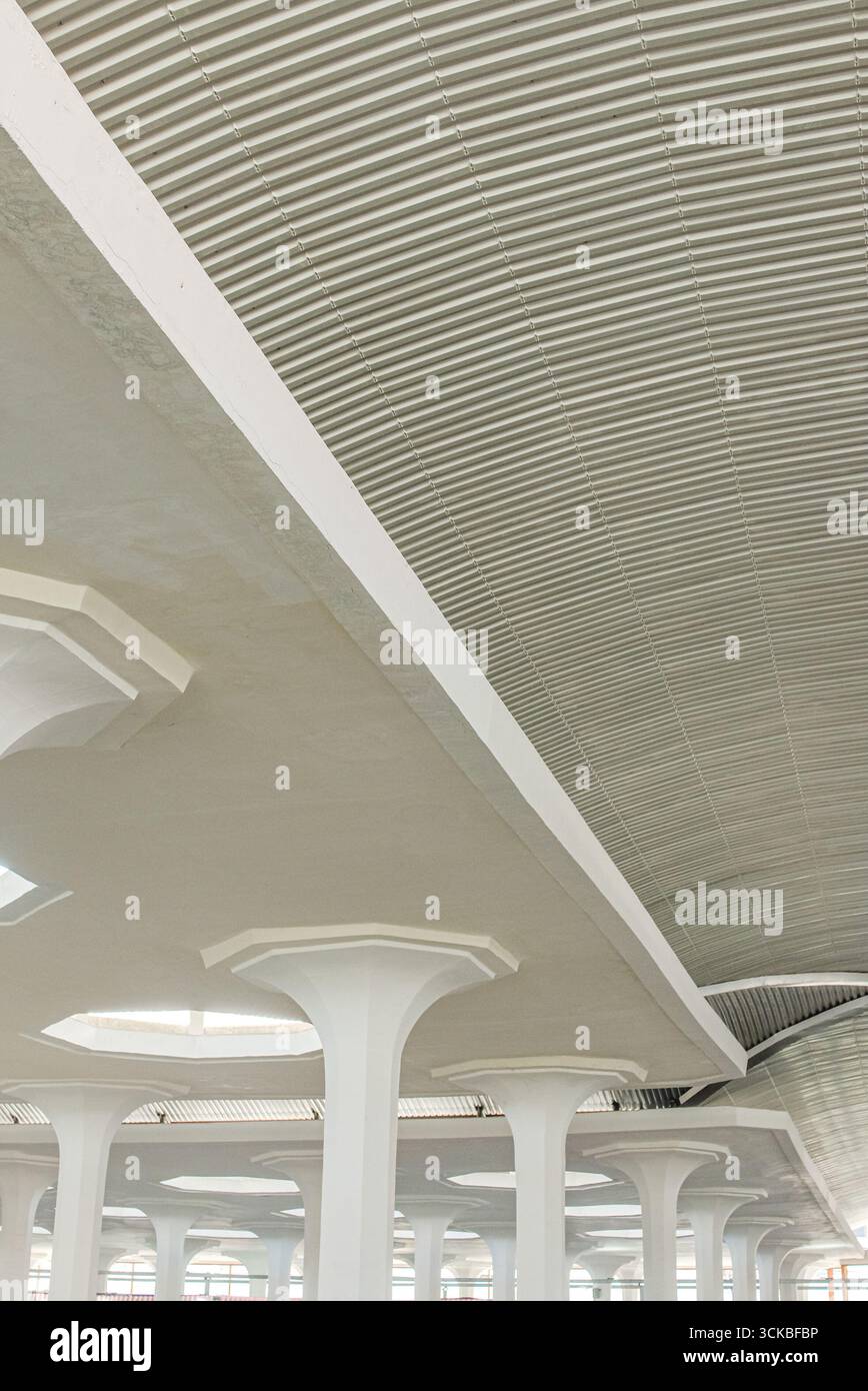 Modern architectural interior with curved ceiling and columns Stock ...